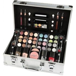 Douglas Makeup Kit | Saubhaya Makeup