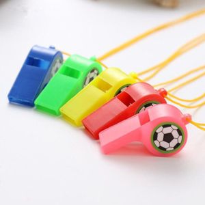 Voetbal fluitjes - Cadeaus & gadgets kopen | o.a. ballonnen ...